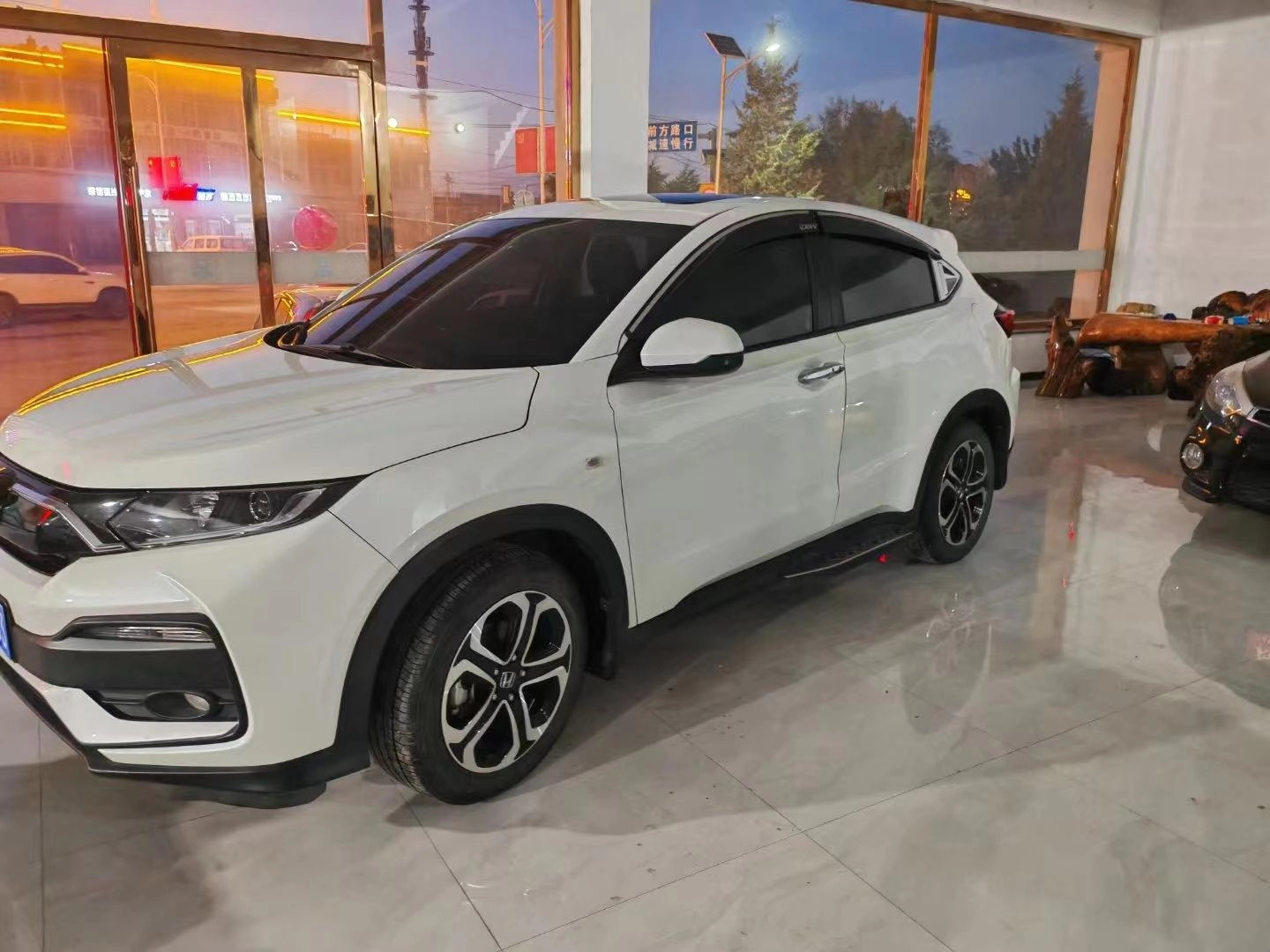 Honda XRV - 2022 Model, Low Mileage, Refreshing White-Black Color - Comprar e Importar Coches ...