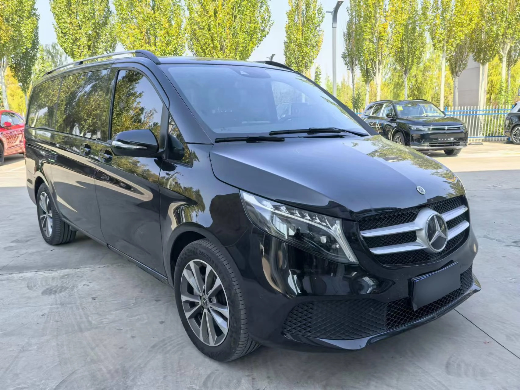Mercedes-Benz V260 Navigation Edition - 2024, Low Mileage, Original ...