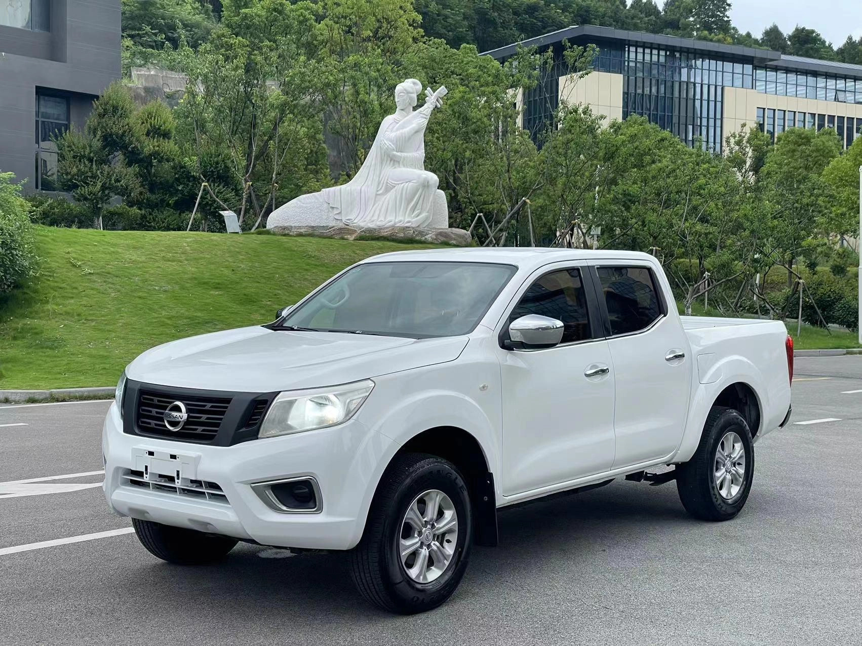 Used Navara 4WD - Manual Transmission, 2.5L Engine, Well-Maintained ...