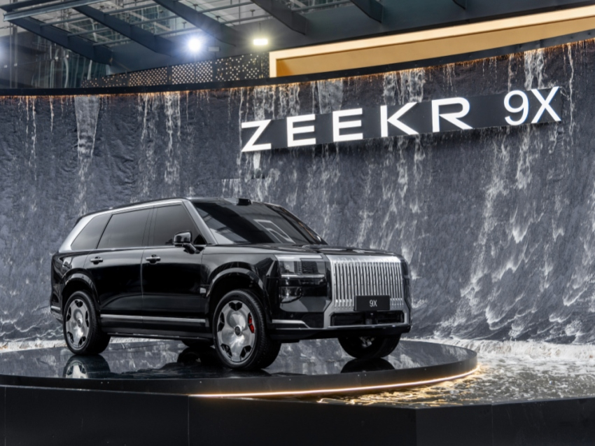 Zeekr 9X Hybrid SUV Features 900V System, Tri-Motor Power, 6C Fast ...
