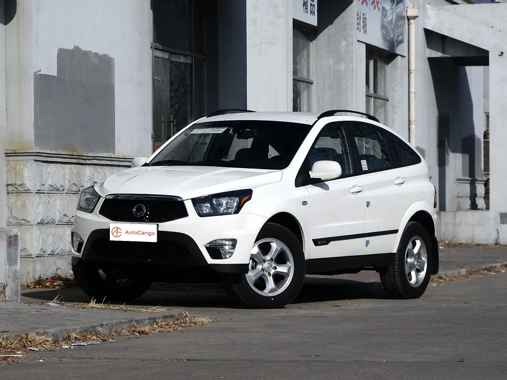 2014 SsangYong ActYon 2.0T 155HP L4 5AT MSRP 219800 Specs and Details ...