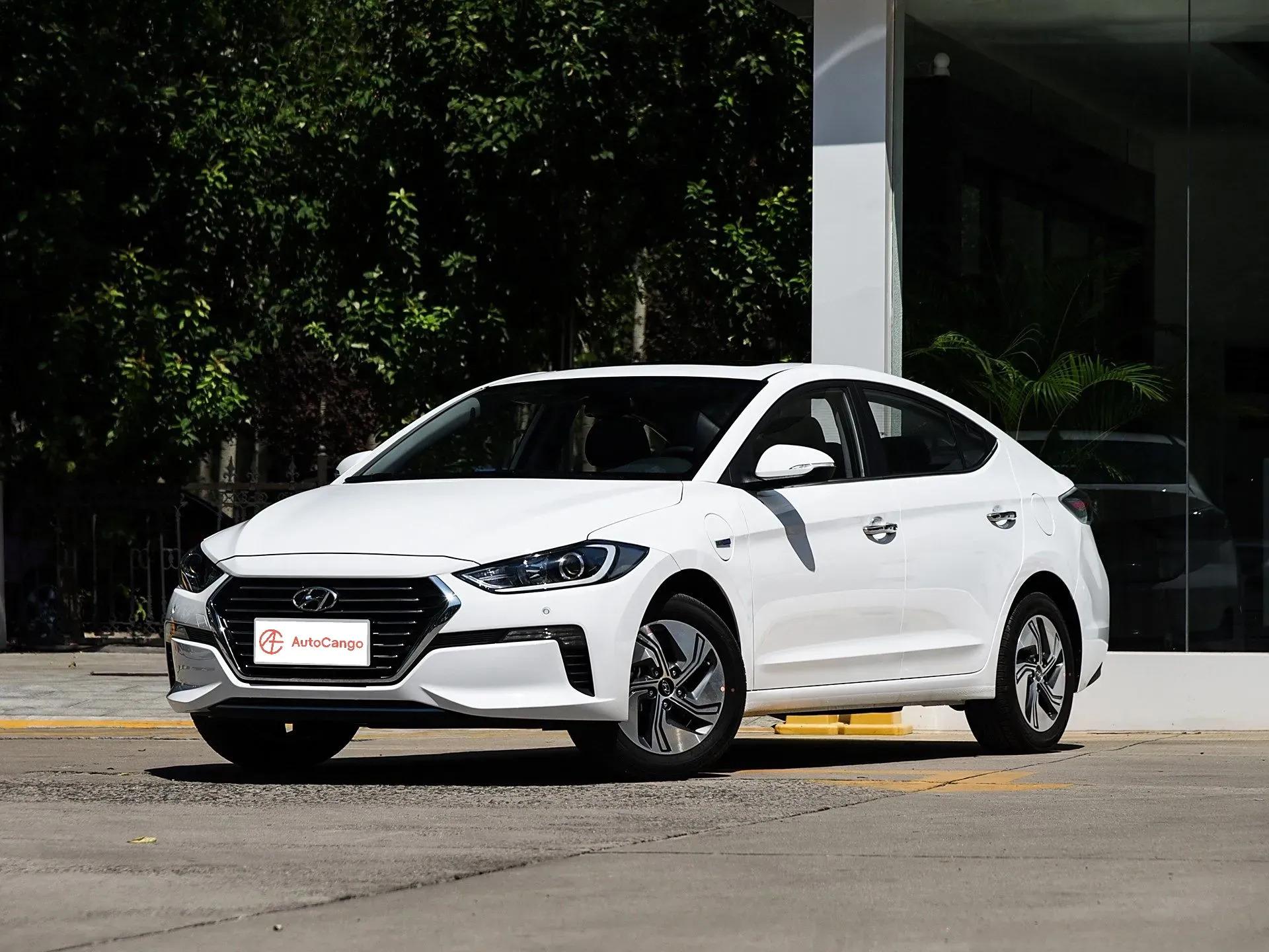 2019 Hyundai Elantra 1.6L 105HP L4 6DCT PHEV MSRP 157800 Specs and Details | AutoCango ...