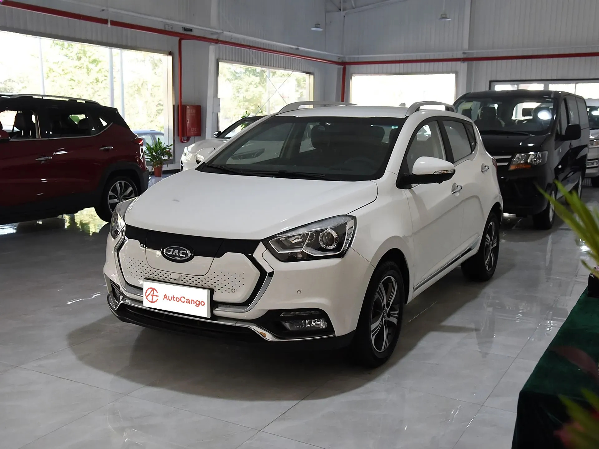 JAC iEV7S 2019 JAC iEV7S BEV 42.8KWH MSRP93500 مواصفات وتفاصيل | مكتبة مواصفات السيارات متعددة ...