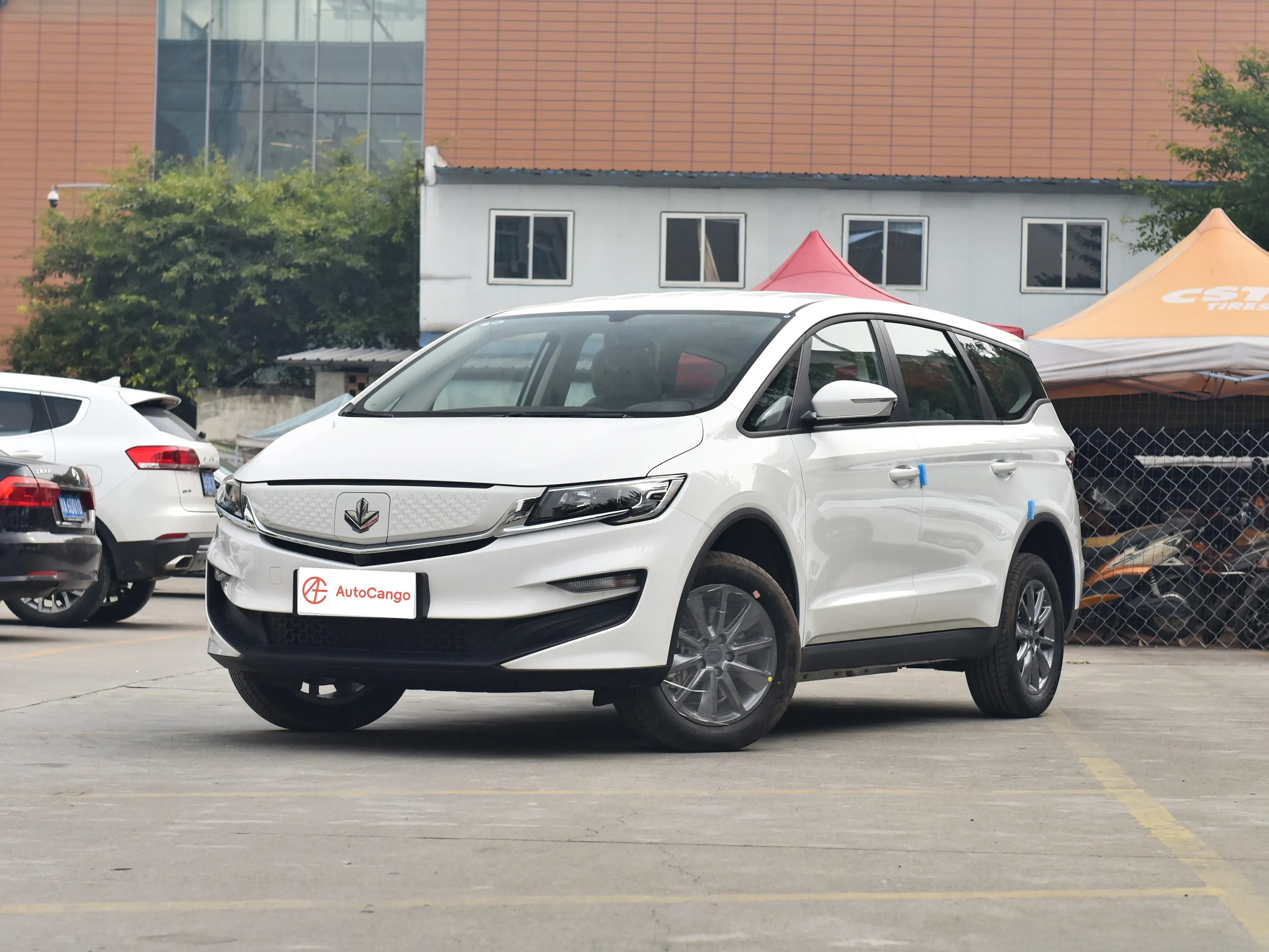 2021 Livan Maple 80v BEV 53KWH MSRP 159800 Specs and Details ...