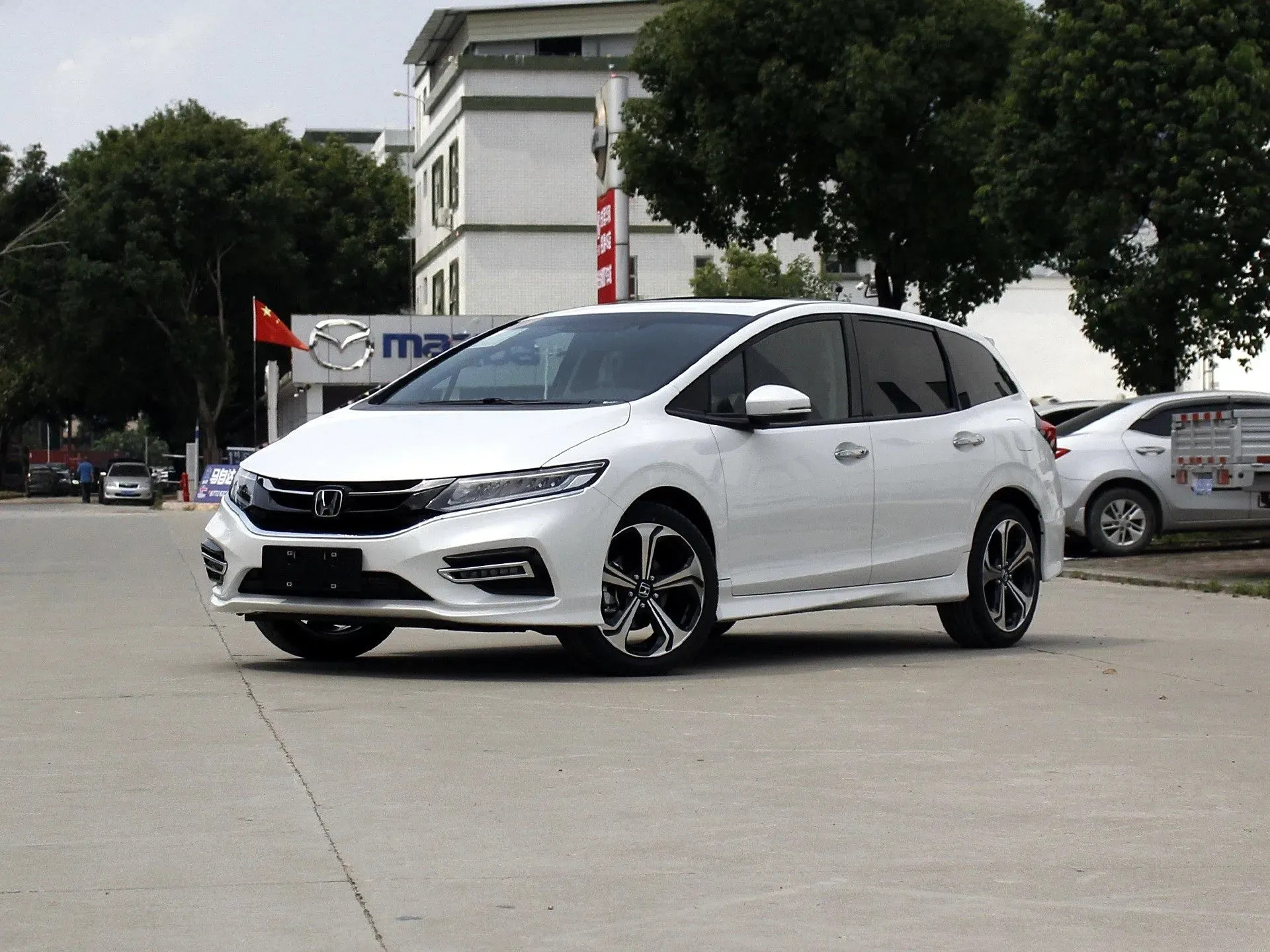 2016 Honda Jade 1.8L 141HP L4 CVT MSRP 183800 Specs and Details ...