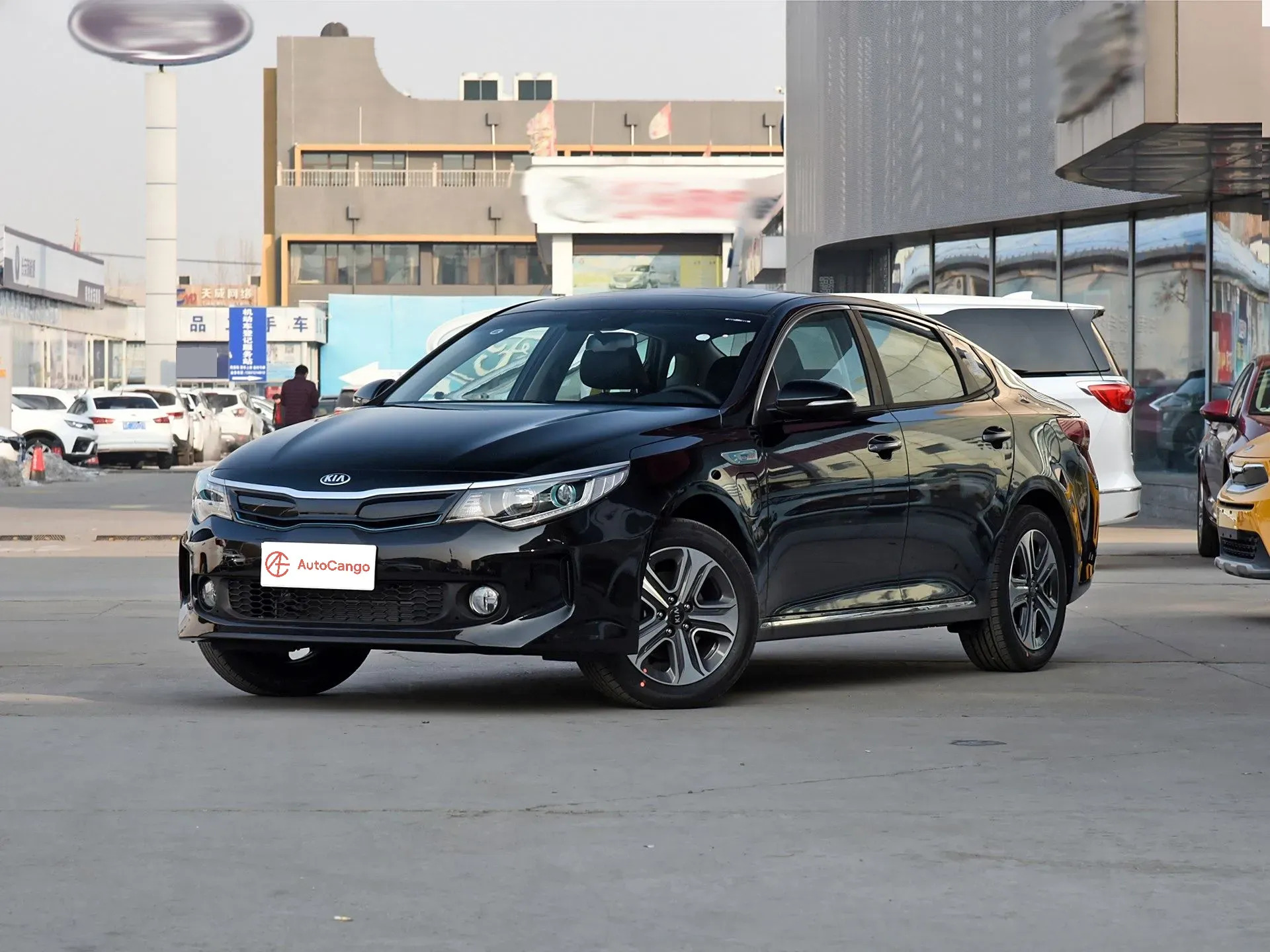 Especificaciones y Detalles de Kia K5 2018 Kia K5 2.0L 156HP L4 6AT PHEV 12.9KWH MSRP222800 ...