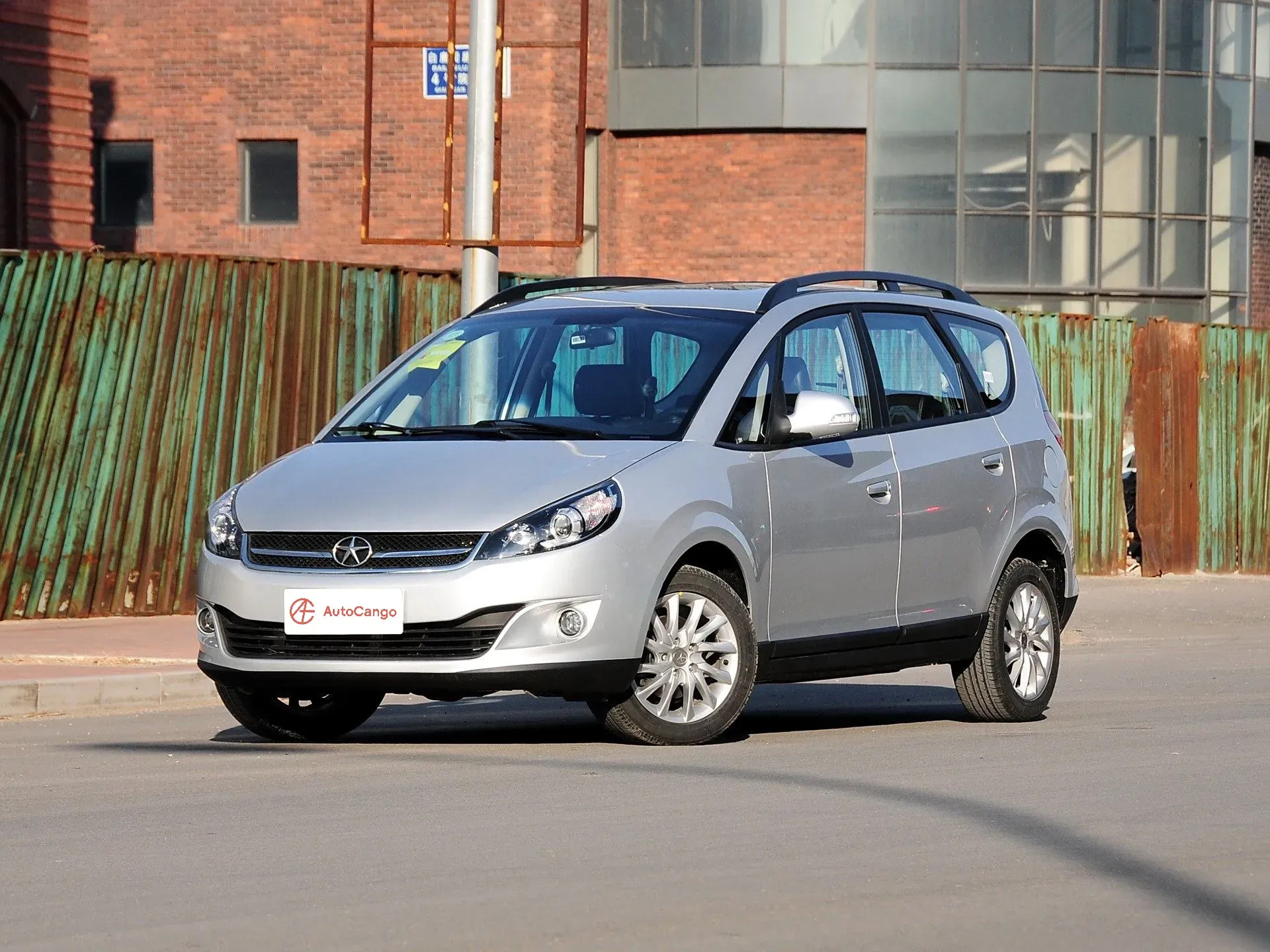 2012 JAC Refine M2 1.5L 113HP L4 5MT MSRP 69800 Specs and Details ...