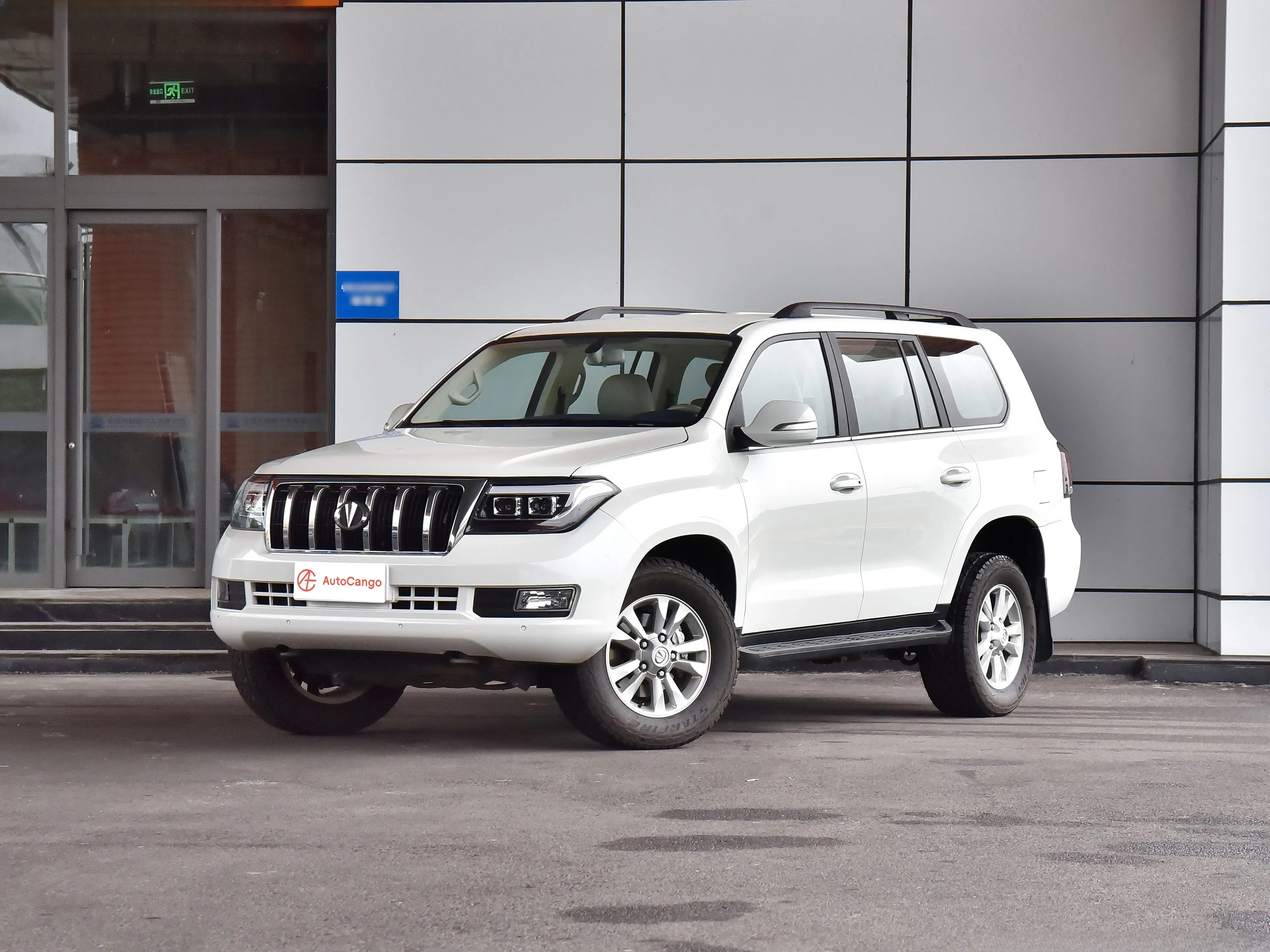 2023 CHTC L4600 4.6L 288HP V8 6AT MSRP 368800 Specs and Details ...