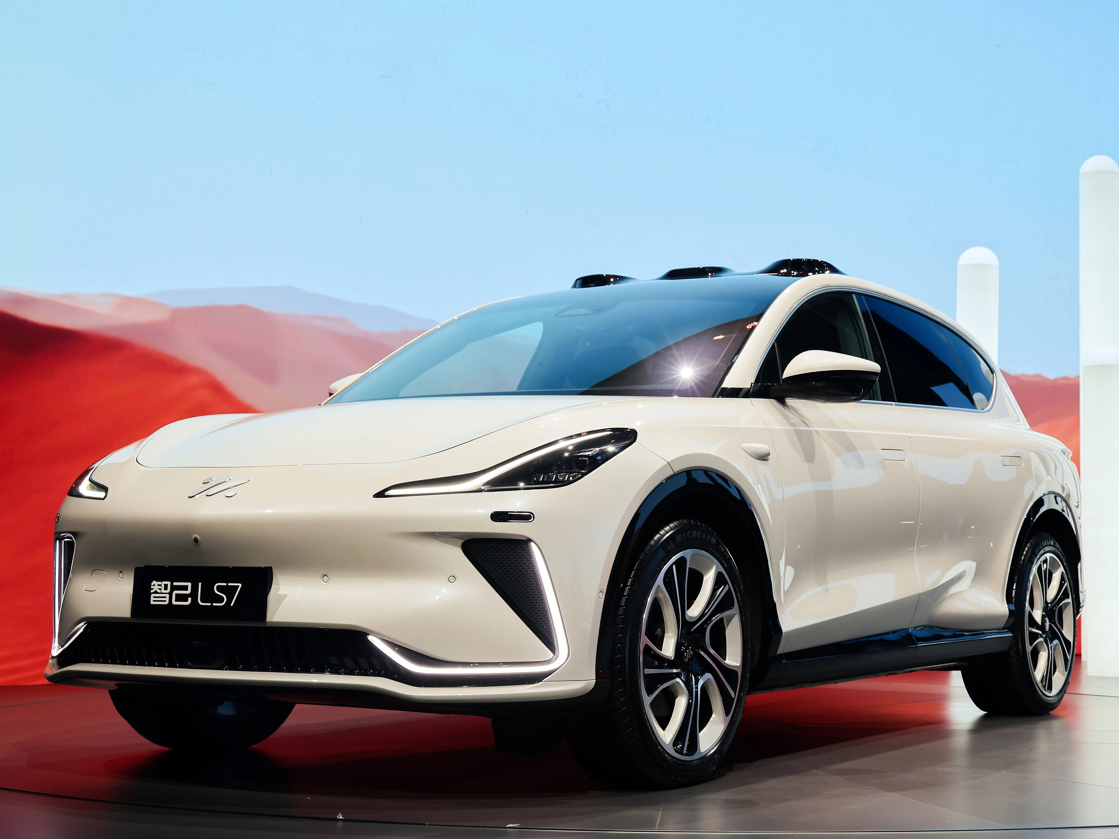 2023 IM LS7 BEV 77KWH MSRP 289800 Specs and Details | AutoCango Multilingual Car Specs Library