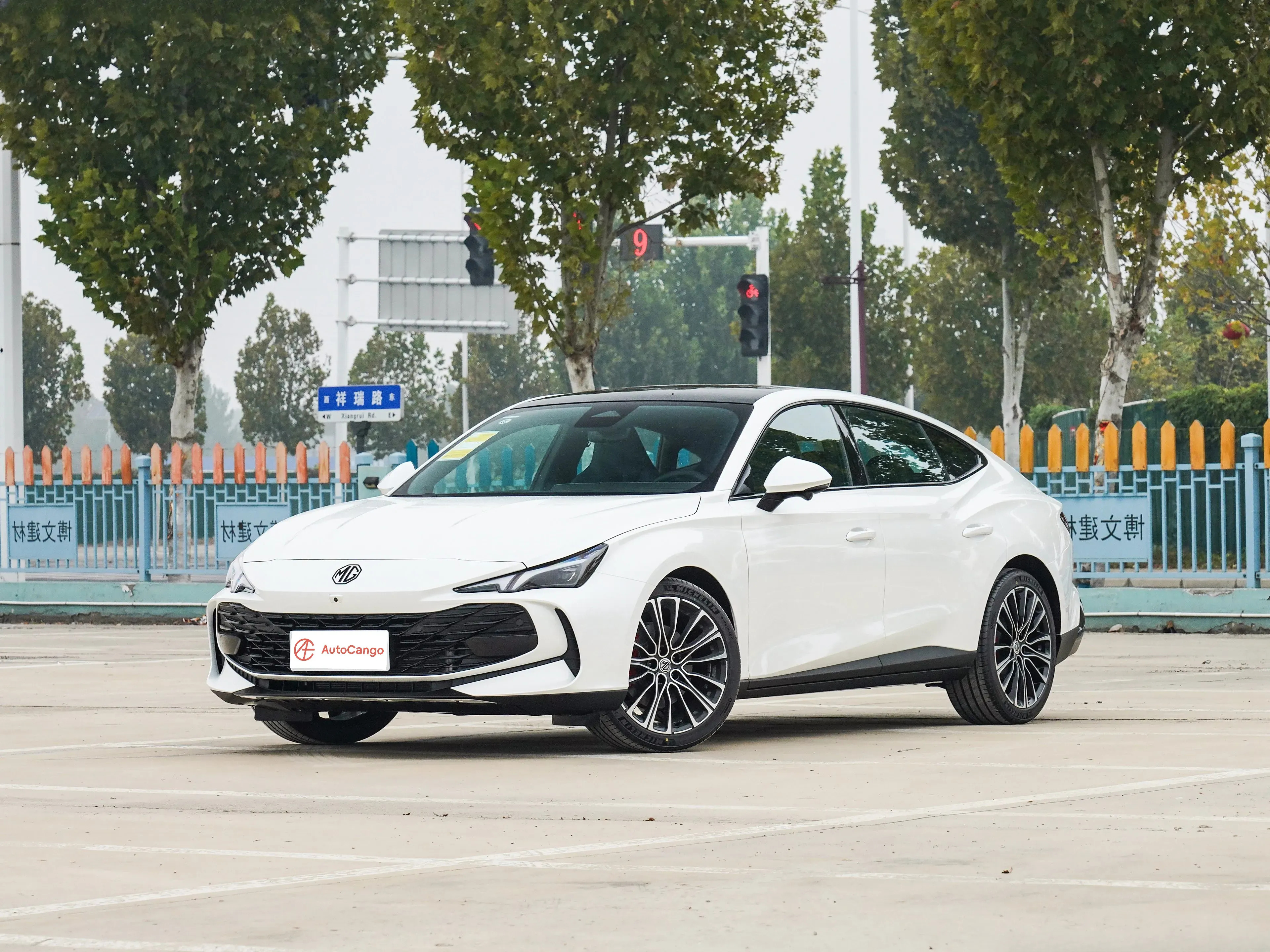 2025 MG 7 2.0T 261HP L4 9AT MSRP 178900 Specs and Details | AutoCango ...