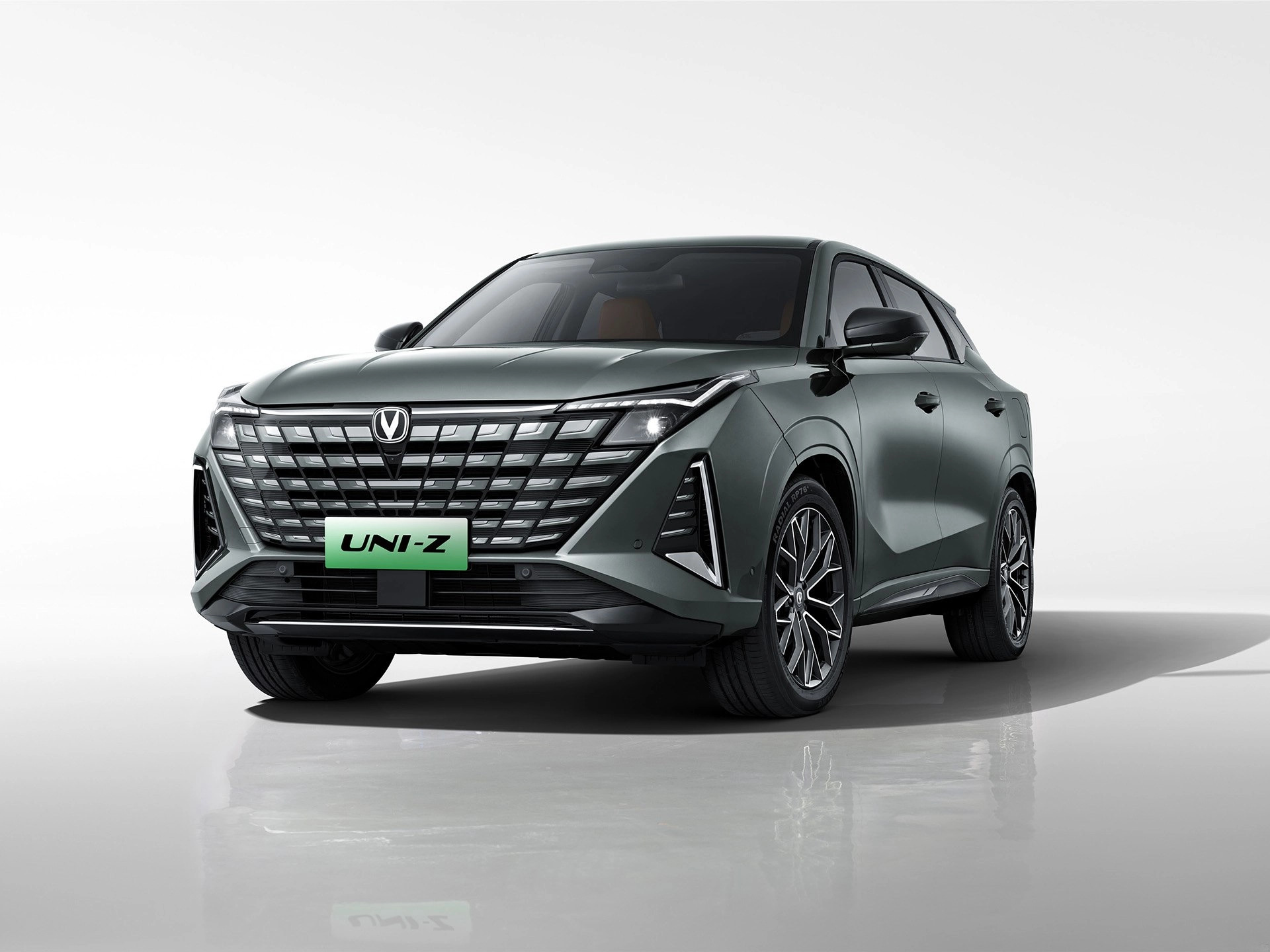 2025 ChangAn UNI-Z 1.5L 98HP L4 E-CVT PHEV 18.4KWH MSRP 124900 Specs and Details | AutoCango ...