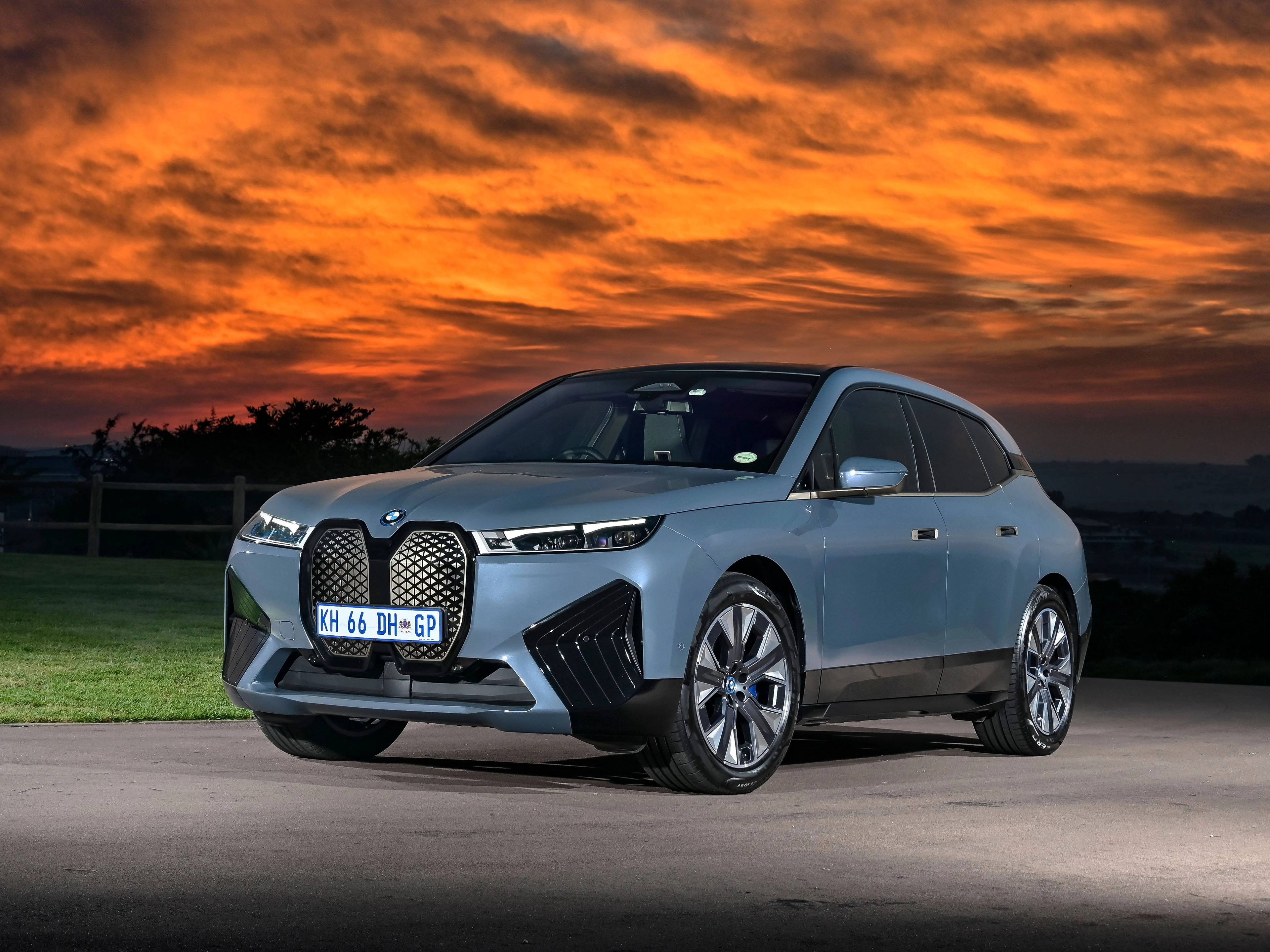 Especificaciones y Detalles de BMW iX 2022 BMW iX BEV 76.6KWH ...