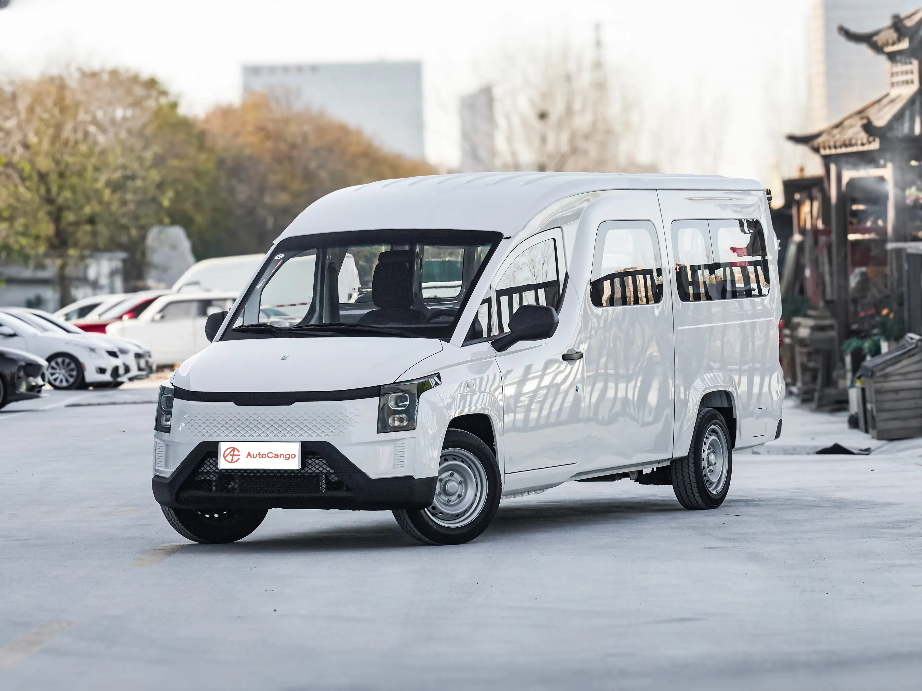 2025 Yufeng Auto Golden Warehouse BEV 53.58KWH MSRP 139800 Specs and ...