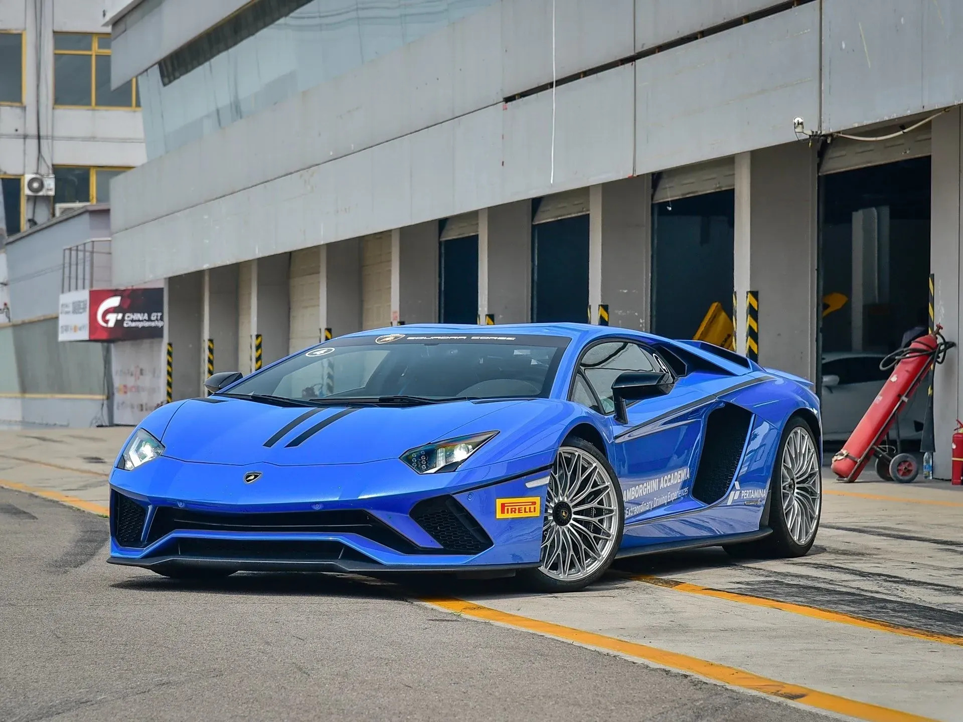 2011 Lamborghini Aventador 6.5L 700HP V12 7ISR MSRP 6488000 Specs and ...