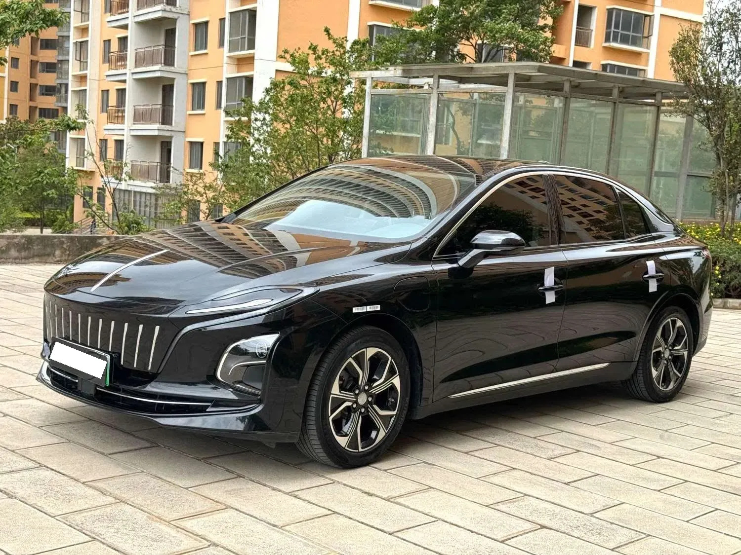 Used 2023 HongQi E-QM5 for Export from China ACU5541886 | AutoCango