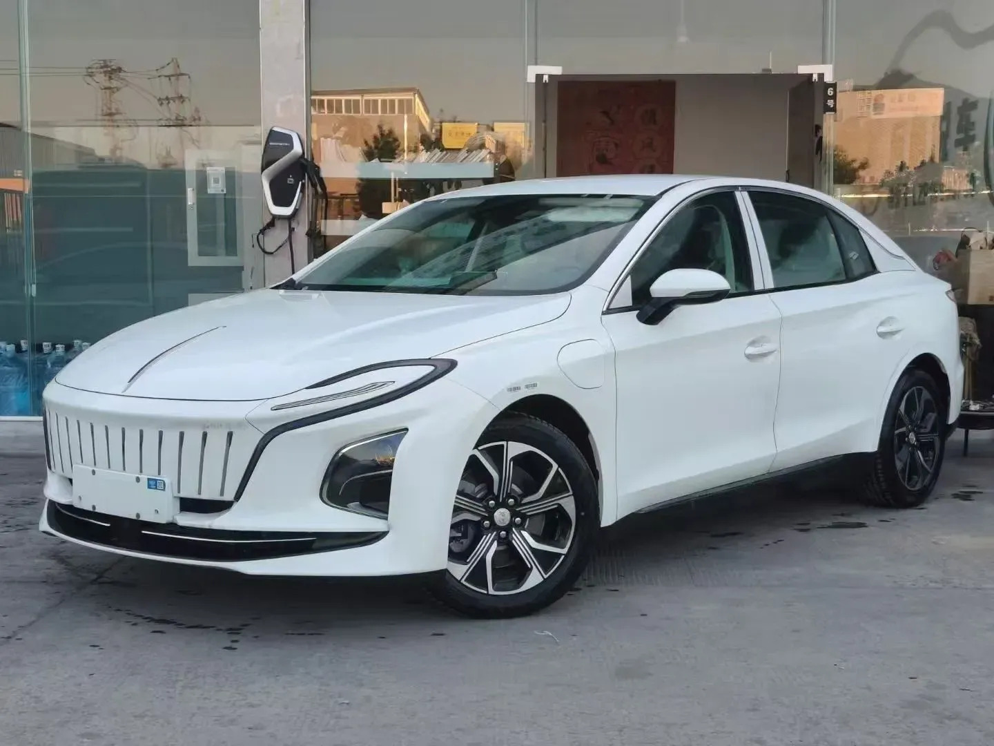 Used 2023 HongQi E-QM5 for Export from China ACU5116240 | AutoCango