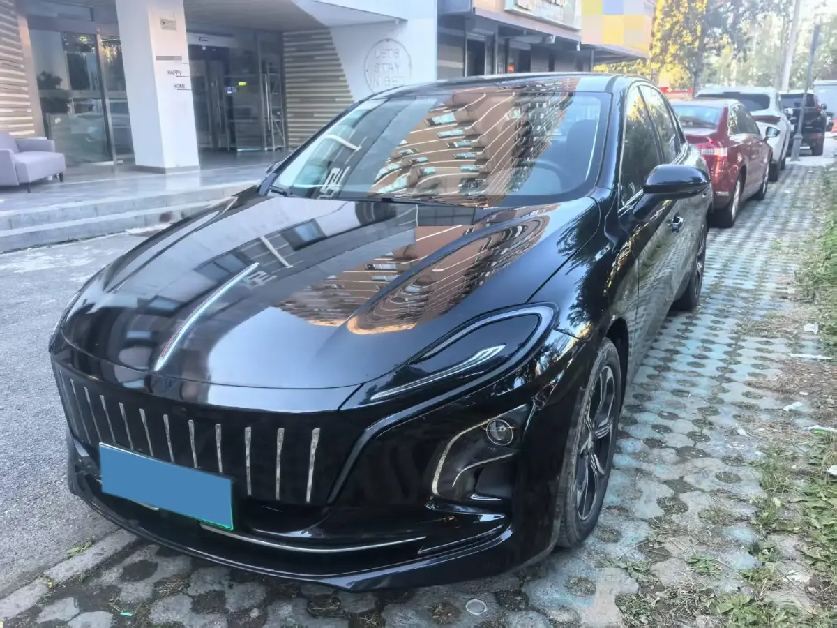 Used 2022 HongQi E-QM5 for Export from China ACU9538450 | AutoCango