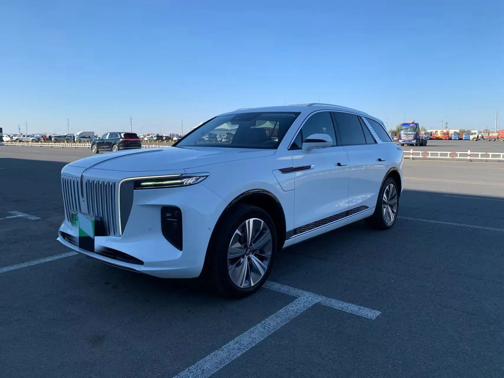 Used 2021 HongQi E-HS9 for Export from China ACU9542360 | AutoCango