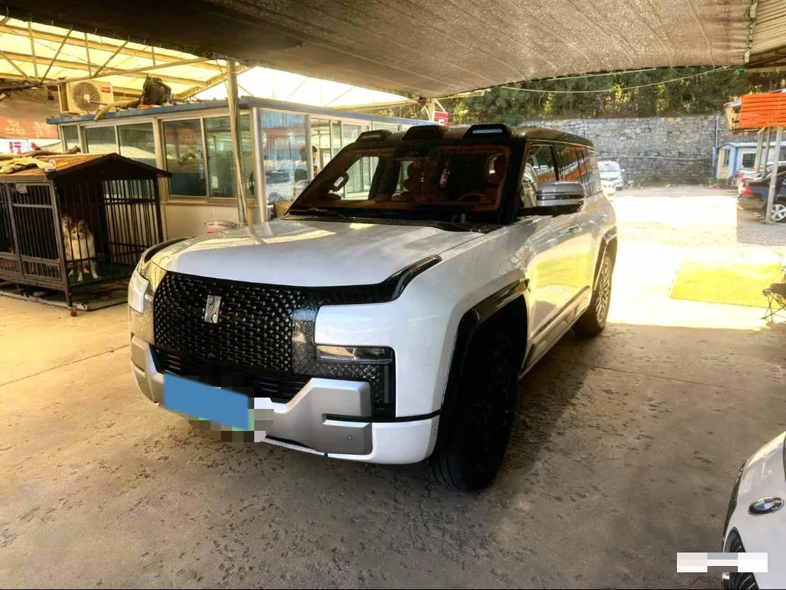 YangWang U8 2023 2.0T 272HP L4 voiture d'occasion de 2023 à exporter de Chine pour le ACU9546567 ...