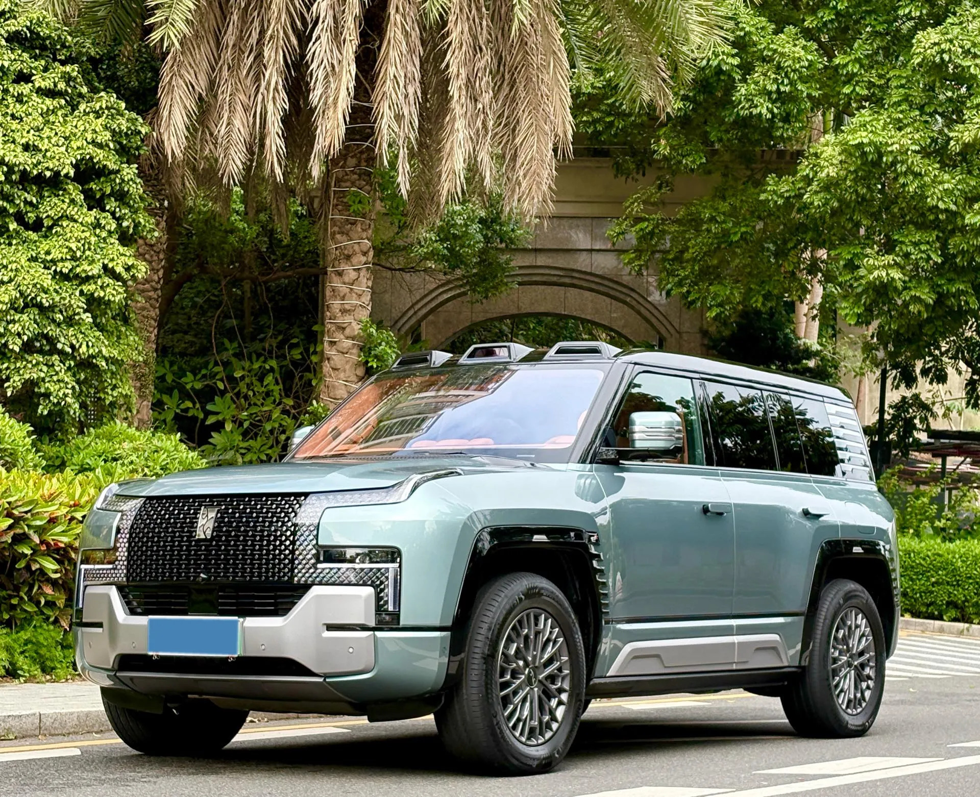 YangWang U8 2023 2.0T 272HP L4 voiture d'occasion de 2023 à exporter de Chine pour le ACU9551079 ...