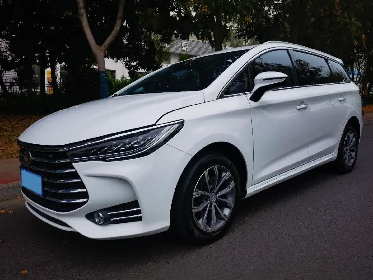 BYD Song MAX 2019 1.5T 154HP L4 voiture d'occasion de 2019 à exporter de Chine pour le ...