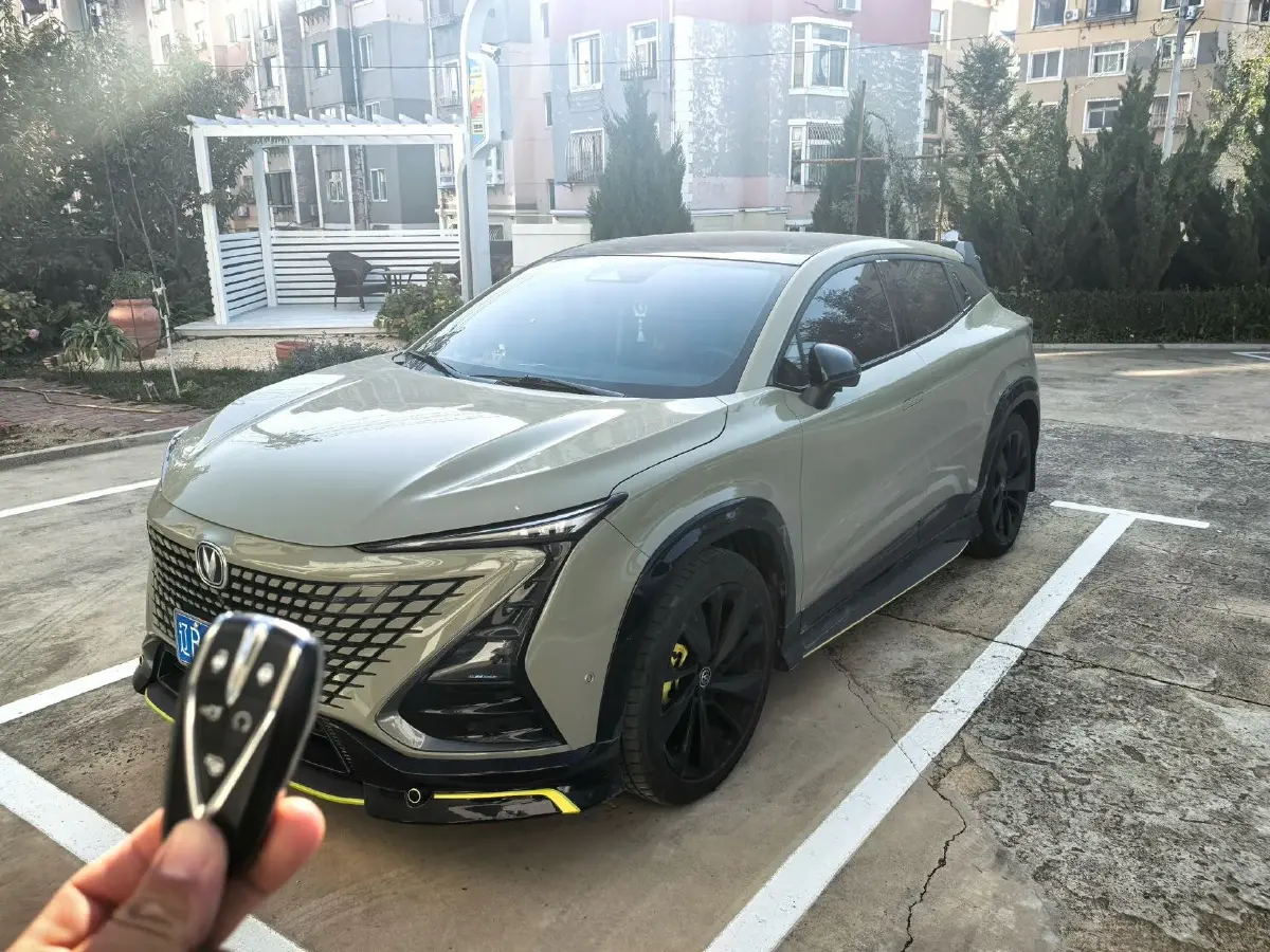 ChangAn UNI-T 2022 1.5T 188HP L4 voiture d'occasion de 2022 à exporter de Chine pour le ...