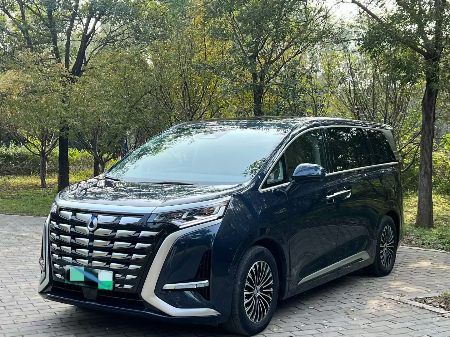 Denza D9 2022 1.5T 139HP L4 voiture d'occasion de 2022 à exporter de Chine pour le ACU9556735 ...