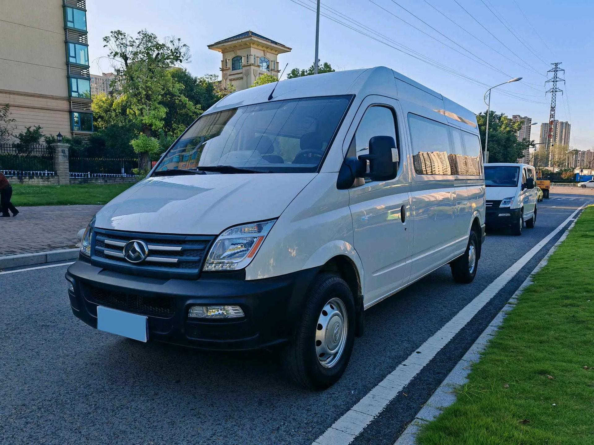 MAXUS XinTu V80 2020 2.5T 136HP L4 Coche Usado del Año para Exportación desde China ACU9555778 ...