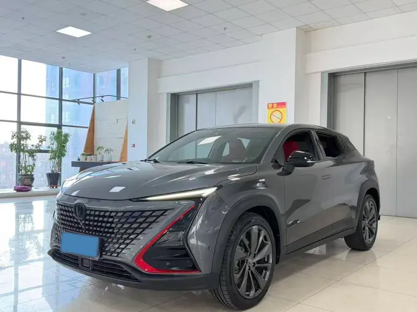 ChangAn UNI-T 2020 1.5T 180HP L4 voiture d'occasion de 2020 à exporter de Chine pour le ...