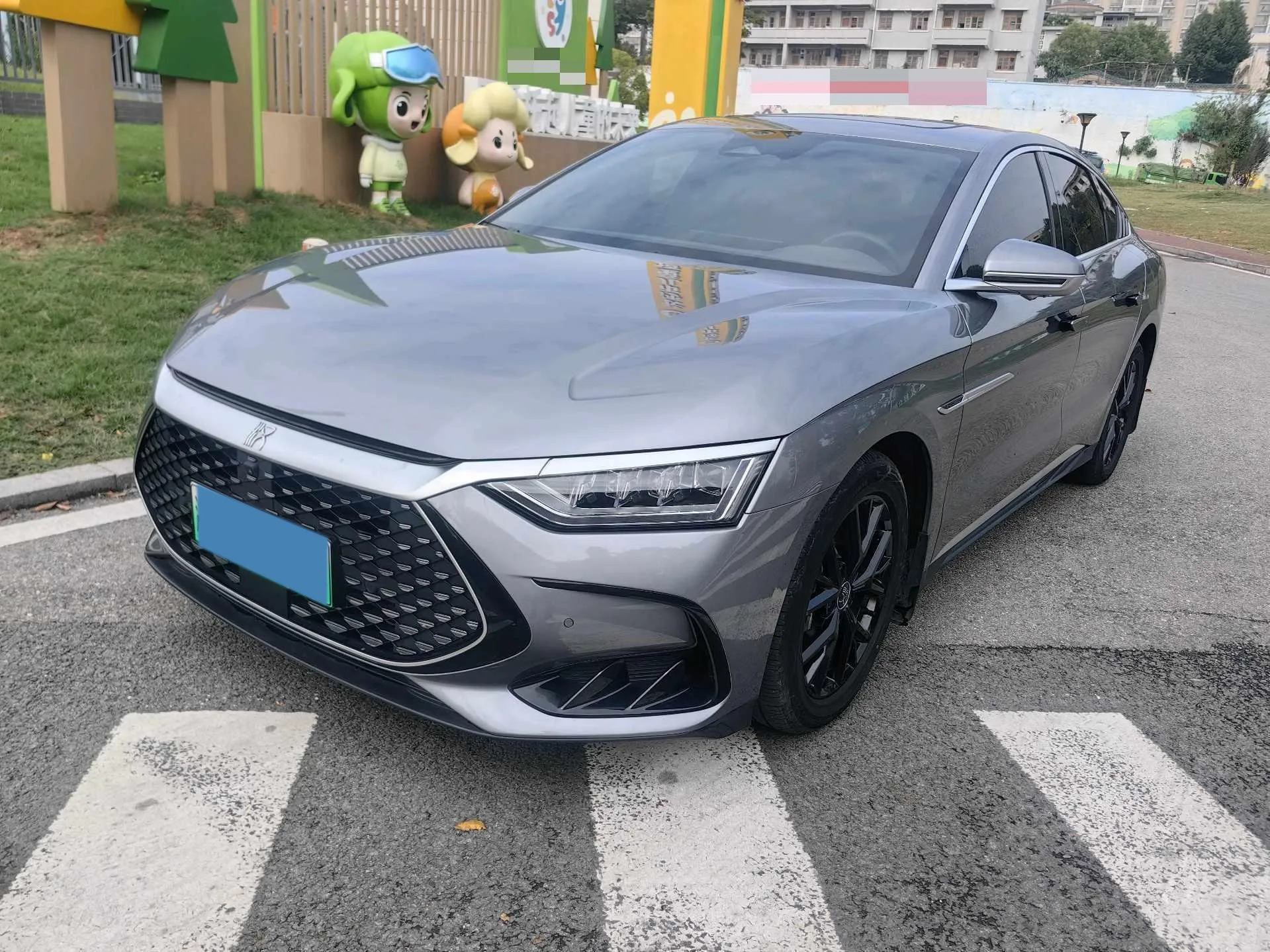 BYD Han 2024 1.5T 139HP L4 voiture d'occasion de 2024 à exporter de Chine pour le ACU9595618 ...