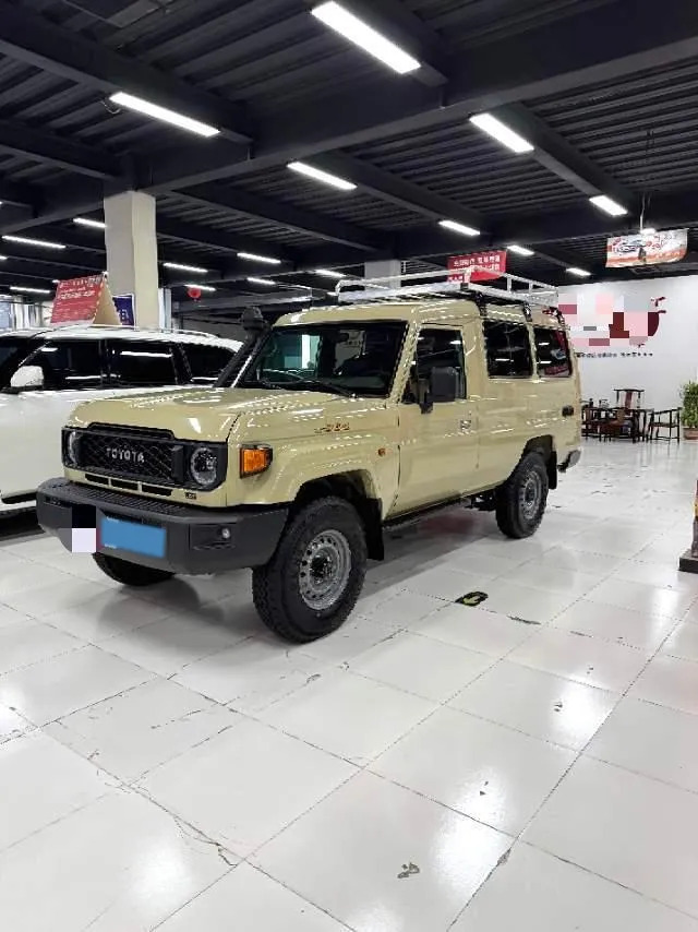 Used 2015 Toyota Land Cruiser for Export from China ACU9608012 | AutoCango