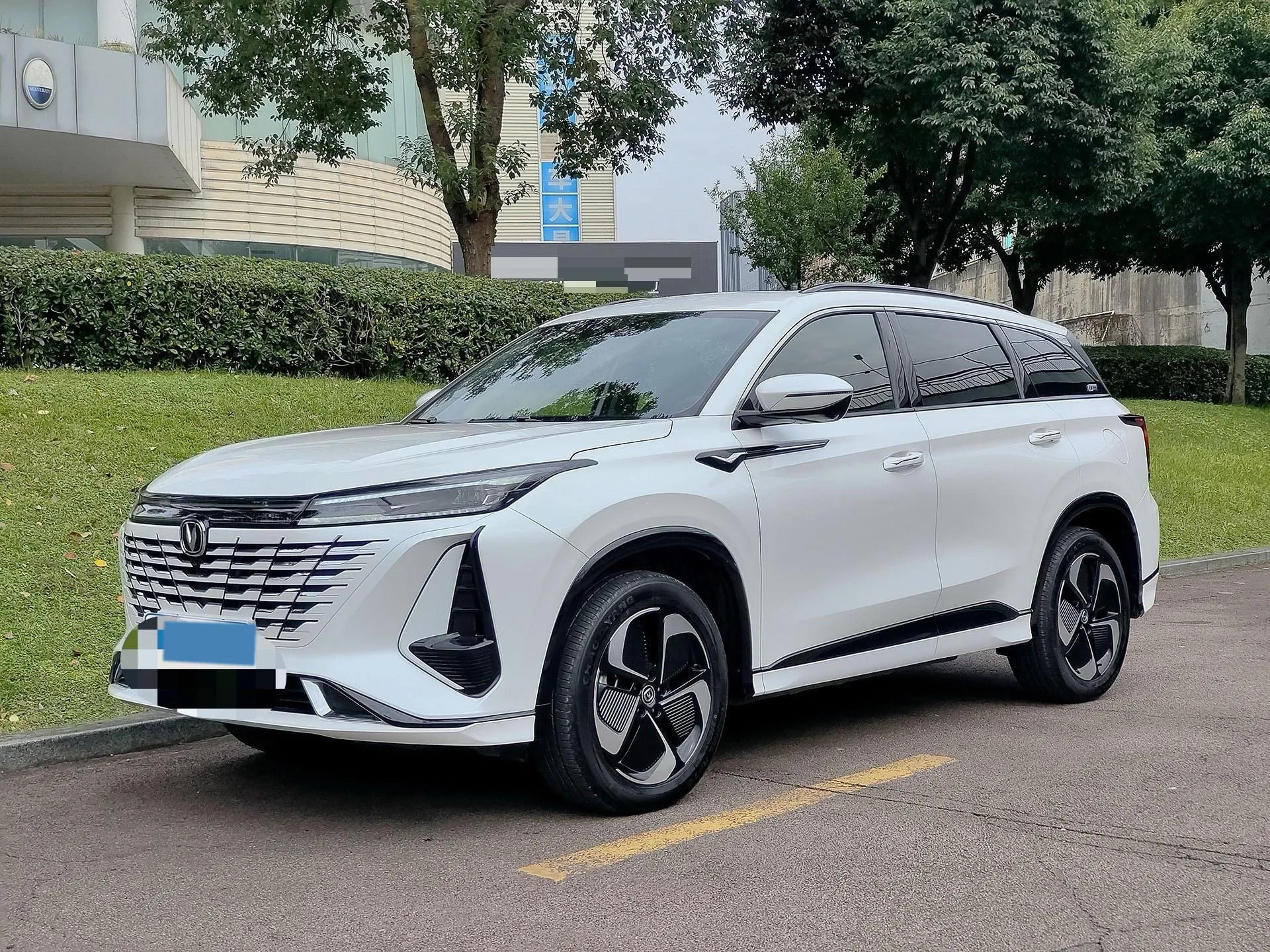 ChangAn CS75 Plus iDD 2023 1.5T 170HP L4 voiture d'occasion de 2023 à exporter de Chine pour le ...