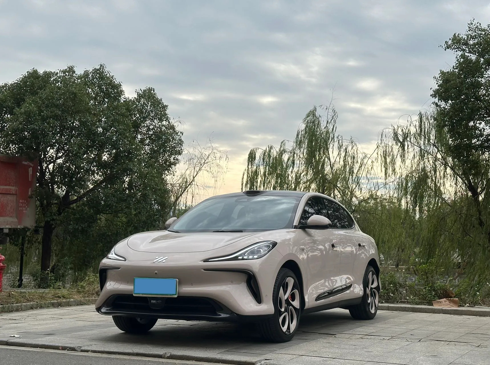 IM LS6 2023 Coche Usado del Año para Exportación desde China ACU9655433 | AutoCango