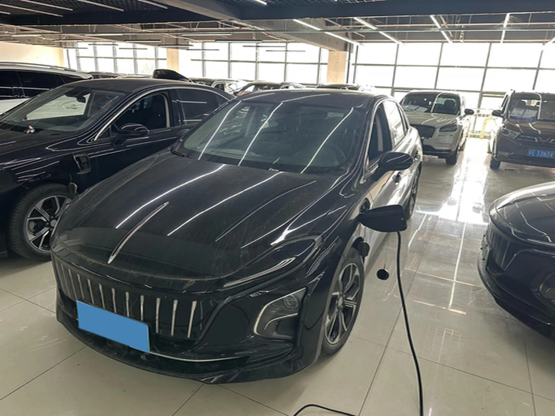 Used 2021 HongQi E-QM5 for Export from China ACU9869822 | AutoCango