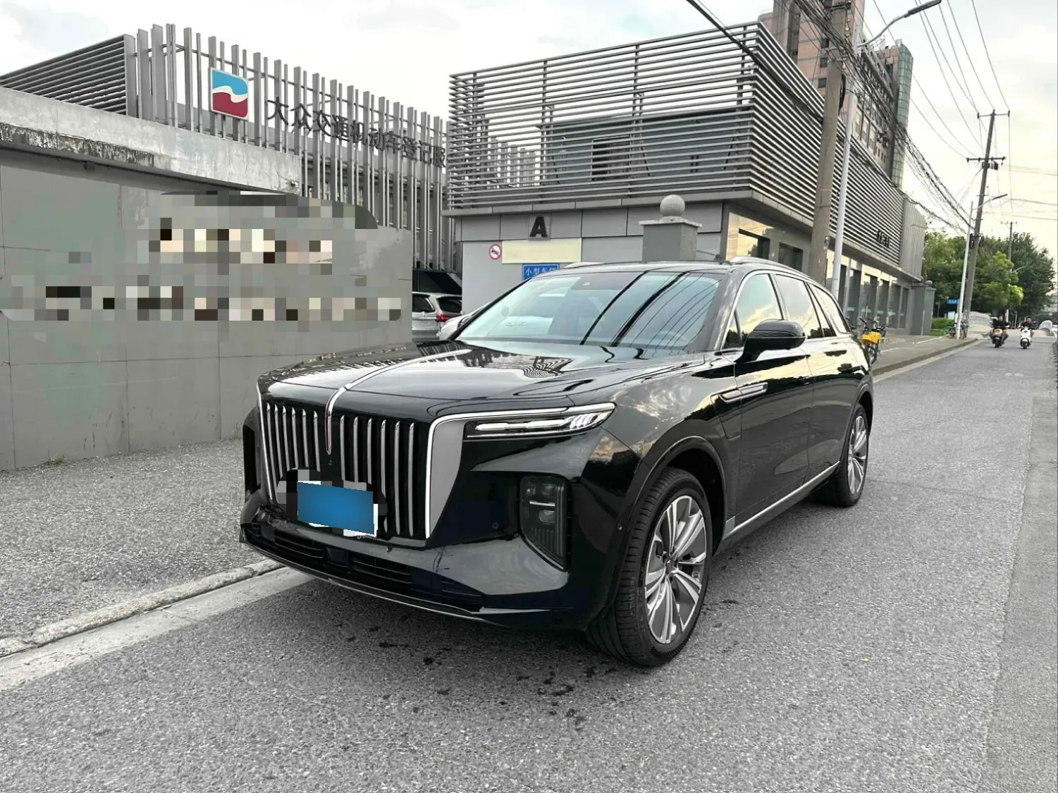 Used 2021 HongQi E-HS9 for Export from China ACU9127270 | AutoCango