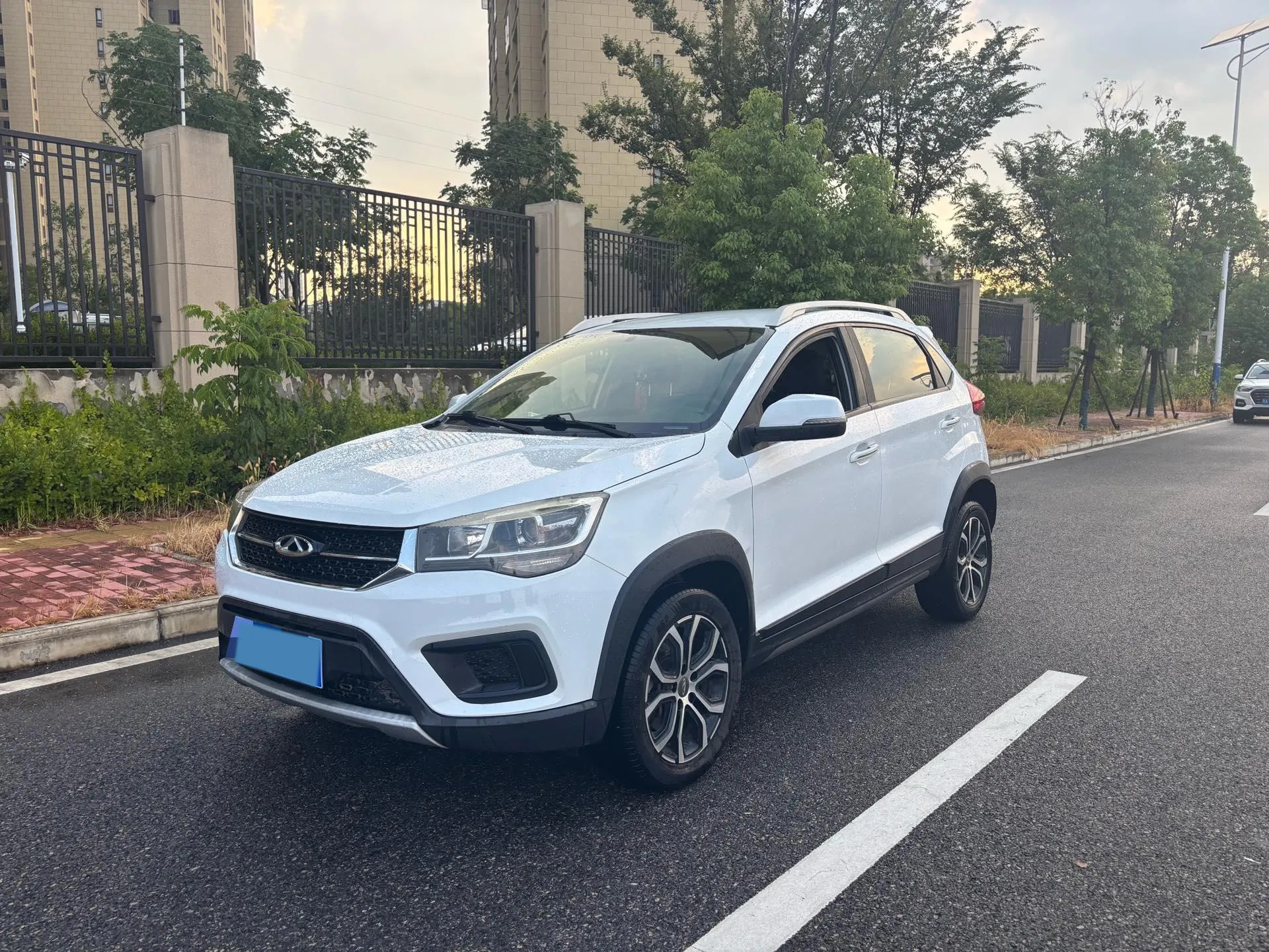 Chery Tiggo 3x 2018 1.5L 106HP L4 voiture d'occasion de 2018 à exporter de Chine pour le ...