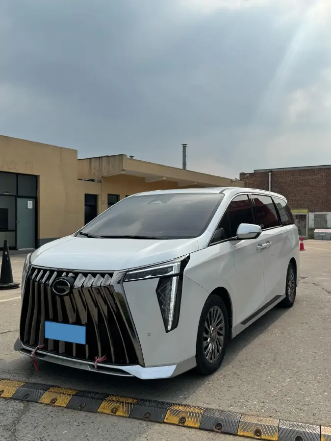 GAC Trumpchi M8 2023 2.0T 252HP L4 voiture d'occasion de 2023 à exporter de Chine pour le ...