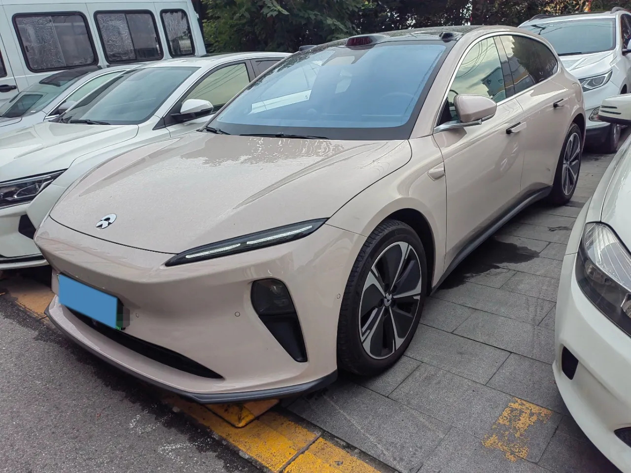 MSRP 298000 Specs and Details | AutoCango Multilingual Car Specs Library