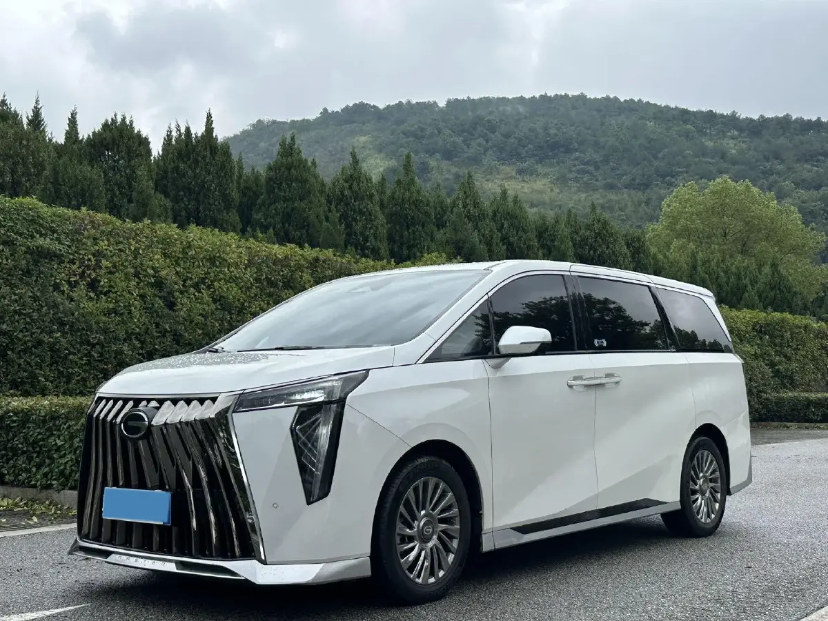 GAC Trumpchi M8 2023 2.0T 252HP L4 voiture d'occasion de 2023 à exporter de Chine pour le ...