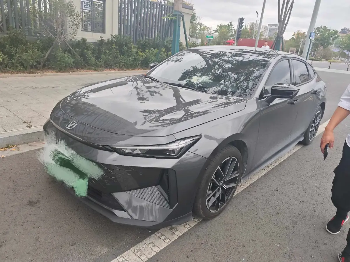 2024 ChangAn UNI-V iDD 中国二手车出口 ACU9531176 | AutoCango